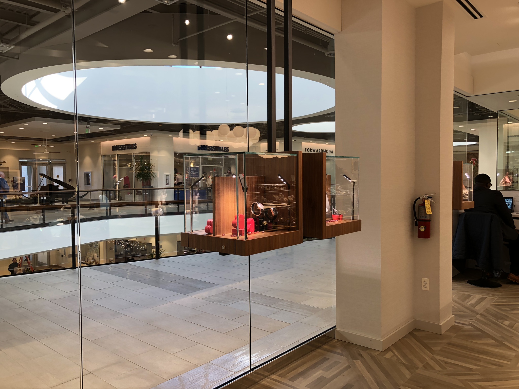 Different Types of Display Cases in Retail | Display Craft